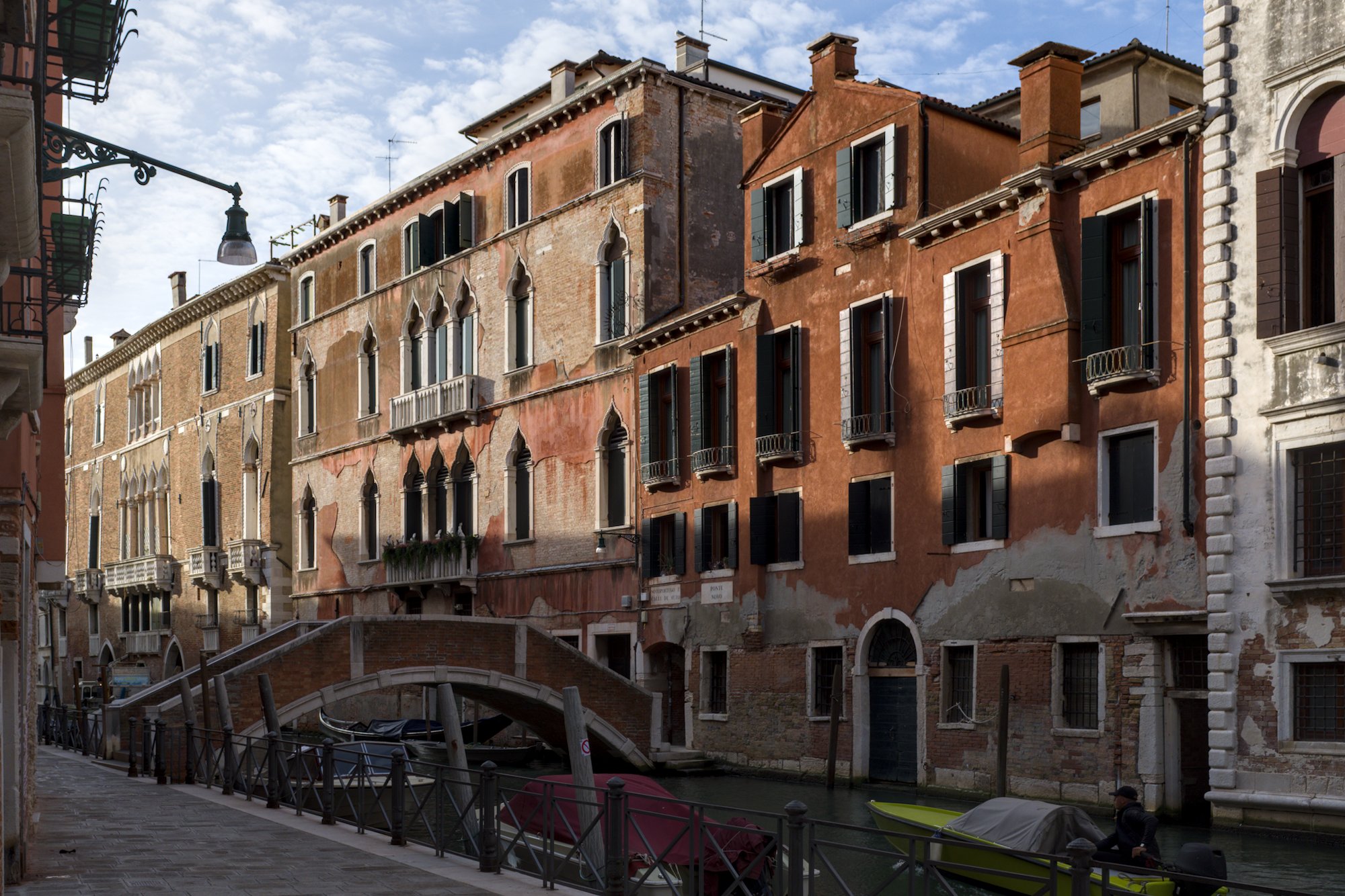 The Blue Door – History Walks in Venice