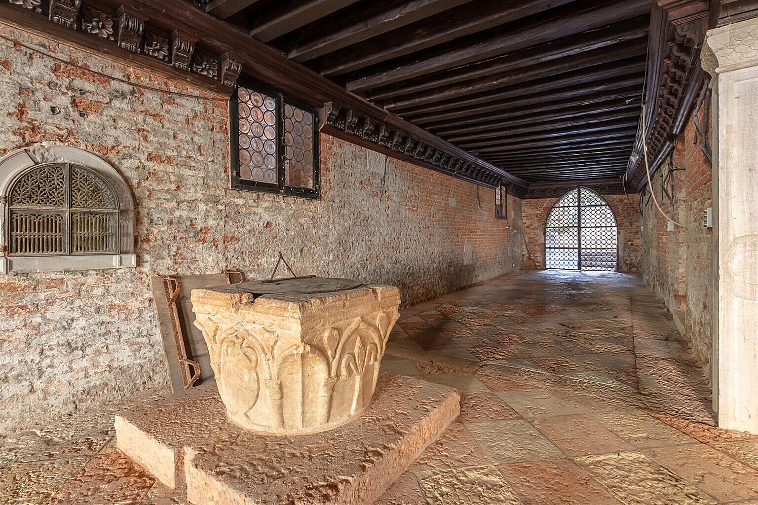 Ca’ Dario – History Walks in Venice